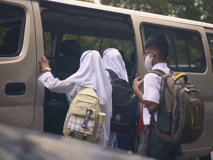 Help Our Refugee Students get to School | LaunchGood | LaunchGood